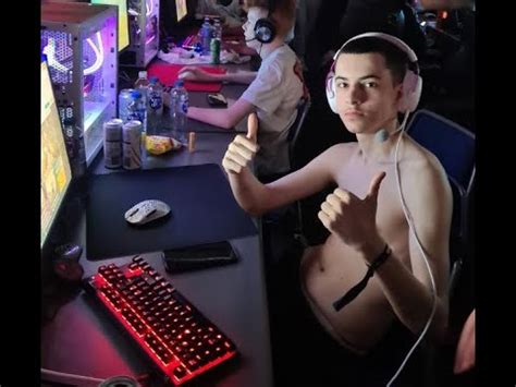 Am Luat Cont Cu Cutit Si Skinuuri Scumpe Youtube