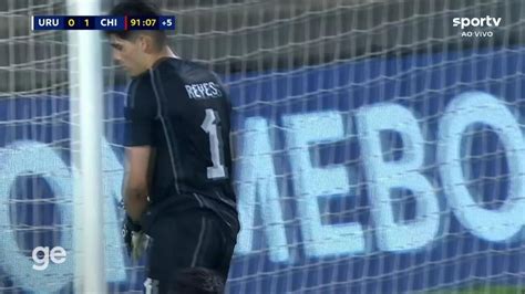 Vídeo Aos 46 min do 2º tempo finalização errada de Tiago Palacios do