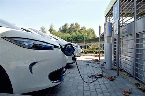 Rund 17 400 öffentliche Ladepunkte in Deutschland ElektroWirtschaft