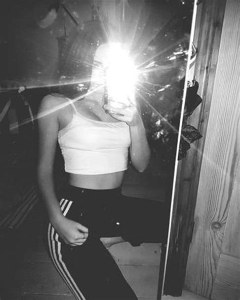 Álbumes 94 Foto Imagenes De Mujeres En Ropa Interior Con Frases Actualizar