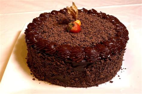 Sorprende a todos con esta deliciosa Torta de Chocolate Fácil