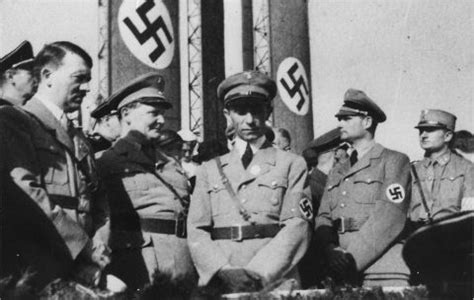 Por qué adoptaron los nazis la esvástica como símbolo El Orden