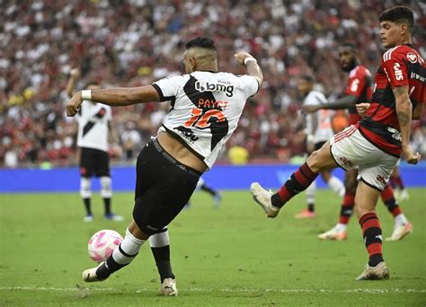 Jogador do Flamengo elogia Payet do Vasco Papo na Colina Notícias