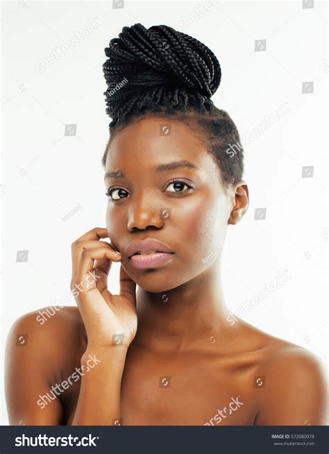 Photo de stock jeune fille africaine américaine nue prenant soin