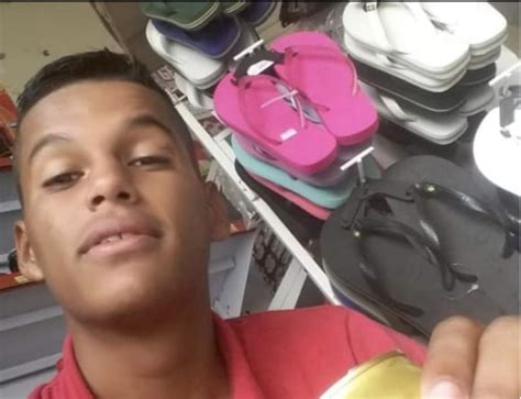 Jovem de 18 anos é morto a tiros dentro de bar em São Joaquim do Monte