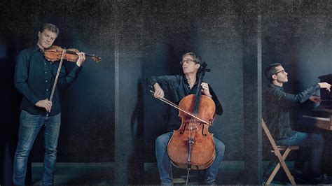 ADDASIMFÒNICA ALICANTE TRÍO VIBRART MIGUEL COLOM VIOLÍN FERNANDO