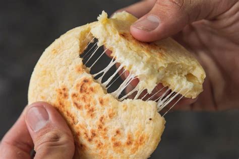 Pão de Queijo Low Carb receita para fazer em casa e comer sem culpa