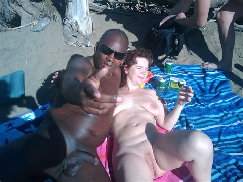 Femme avec un homme noir sur la plage privée photos de filles porno