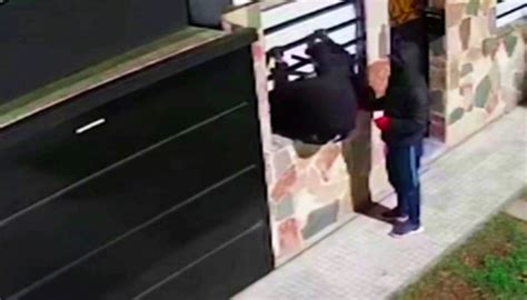 Cortaron Una Reja Y Tras Dos Horas Irrumpieron En La Casa Donde