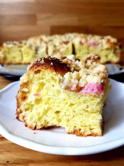 Ciasto drożdżowe z rabarbarem i kruszonką Słodki Blog