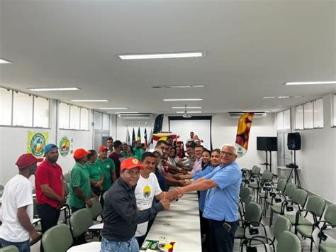 Produtores E Trabalhadores Rurais Da Fruticultura Da Bahia Celebram