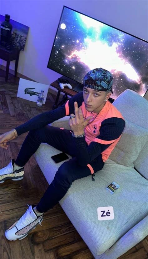 Pin Di Tacto Su Salv Ri Rapide Nel Stile Per Ragazzi Outfit Stile