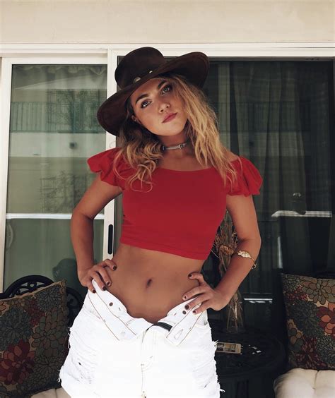 Thats One Sexy Girl With A Cute Belly Button Rannewinters