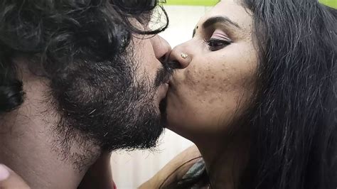 Vaishnavy Seduce Sharun Raj And Doing Hot Kiss Romance In Saree Mallu Couple Seduce And Hot Kiss