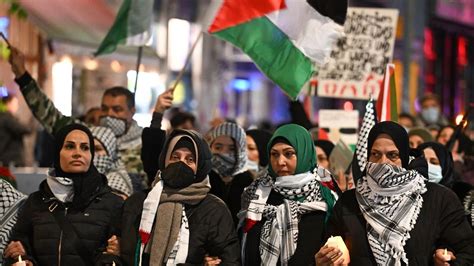 Nahostkonflikt Rund 250 Teilnehmer bei Schweigemarsch für Opfer in