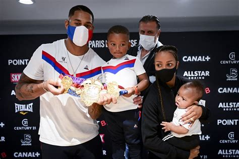 Photo Tony Yoka Sa Femme Estelle Yoka Mossely Et Leurs Deux Enfants