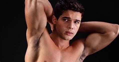 Tus Hombres Desnudos Un Musculoso Vergudo