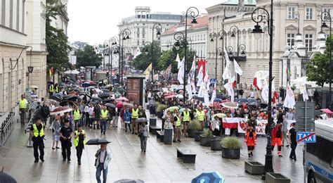 Ulicami Warszawy przeszedł Narodowy Marsz dla Życia i Rodziny Podobne