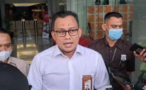 Terkait OTT Sorong KPK Temukan Catatan Keuangan Saat Geledah Ruang