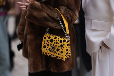 La nueva colección de Louis Vuitton y Yayoi Kusama desde lunares de