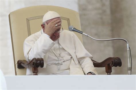 El Papa Francisco pide perdón por los últimos escándalos sexuales que