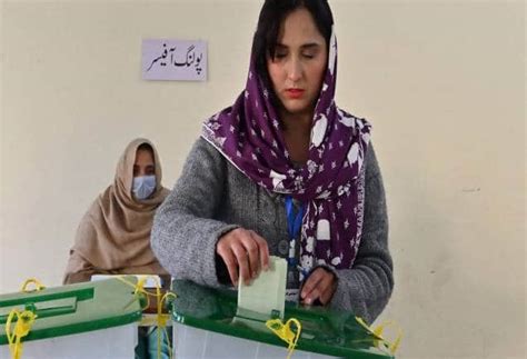 Pakistan Elections 2024 वटग शर हत ह पकसतन म इटरनट बद