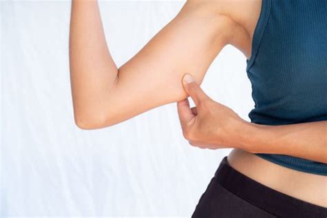 Voici Les Meilleurs Exercices Pour Raffermir Ses Bras Apr S Ans