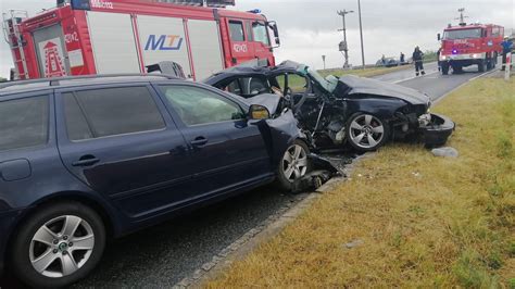Jaromierz Tragiczny wypadek na DK 22 Nie żyją dwie osoby Wiadomości