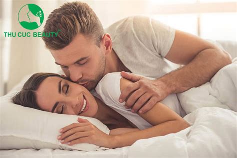 Tại sao con trai thích sờ ngực con gái Những điều cần biết