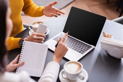 Qué requisitos debe cumplir un funcionario de carrera para poder