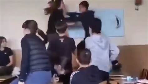 VIDEO Timiș imagini incredibile într o clasă de la Liceul din Gătaia