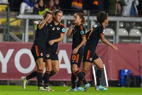 Femminile Roma Ajax 3 0 Decidono Giacinti E Giugliano Giallorosse A