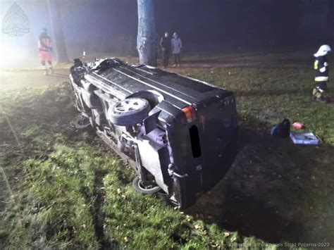 Zderzenie ciężarówki z busem na drodze krajowej nr 19 zdjęcia