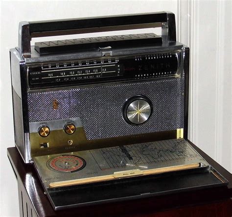 Vintage Zenith Trans Oceanic Royal 1000 D Multi Band Portable