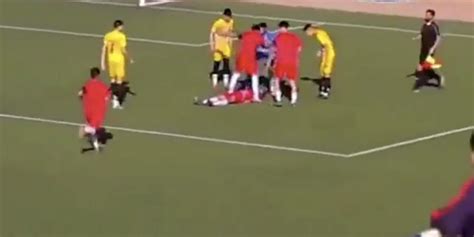Muere un futbolista de 17 años tras patada abdomen