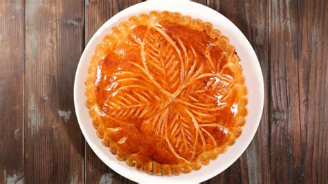 Voici comment décorer une galette des rois maison