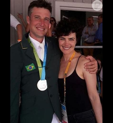 Foto Ana Paula Arósio e o marido Henrique Pomblon Pinheiro moram no