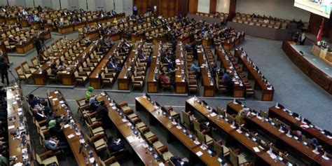 575 Anggota DPR 2019 2024 Resmi Dilantik Wartaalam