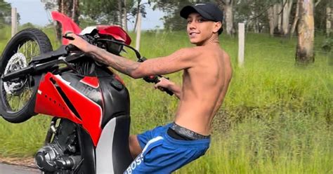 Meno Kabrinha Toma Tiro Na Cabe A Durante Assalto E Not Cia Choca A