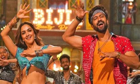 Kiara Advani And Vicky Kaushal Dance Their Hearts Out In Kya Baat Hai