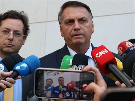 Defesa de Bolsonaro explica que minuta encontrada na sede do PL é a