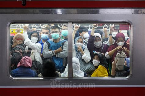 Pengguna KRL Jabodetabek Naik Tembus 800 000 Orang Per Hari