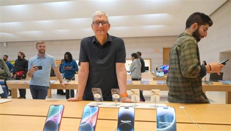 Tim Cook Ceo Von Apple Sagt Er Nutzt Chatgpt Und Ist Davon