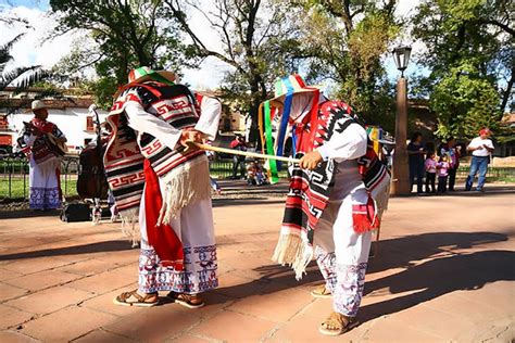 Cómo se baila la Danza de los Viejitos Top Adventure