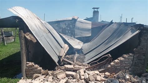 Voráz incendio dejó importantes daños materiales en una casa en Pago Largo