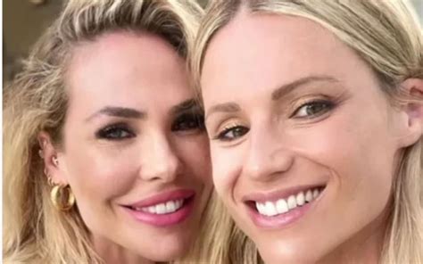 Michelle Hunziker E Ilary Blasi Giornata Sugli Sci A St Moritz La