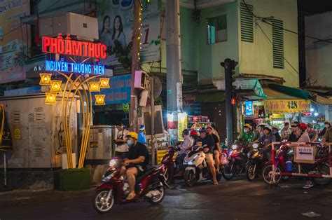 Những khu ẩm thực đường phố Sài Gòn làm hài lòng mọi chiếc bụng đói