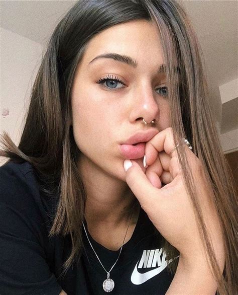 Ragazze Belle Instagram Anni Arcuri Viola Deco