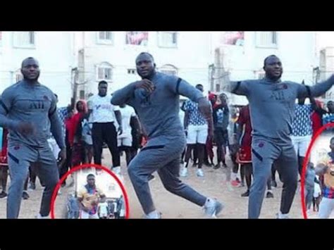 Open Presse Modou Lo Regardez La Folle Ambiance Des Supporters Qui