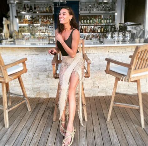 Hande Subasi Aka Aykiz Hatun Admires Pakistani Fans Editor Times